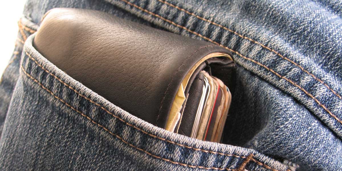 Exploring the Cultural Significance of Wallets: Germany vs France ...