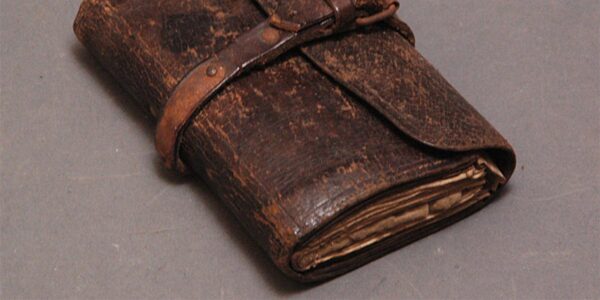 The Evolution of Wallets from 2000 to Today: Slim Wallets and Magic ...